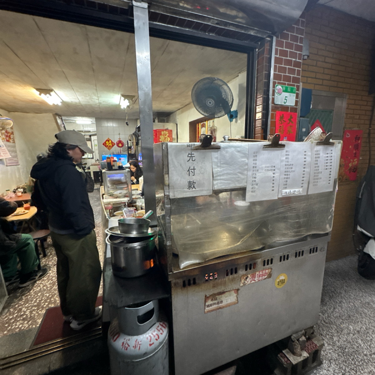 69年老店麵攤（米粉湯） 的外觀氛圍照片在 Fooday 美食社群 | 找餐廳不踩雷，最真實的美食 App