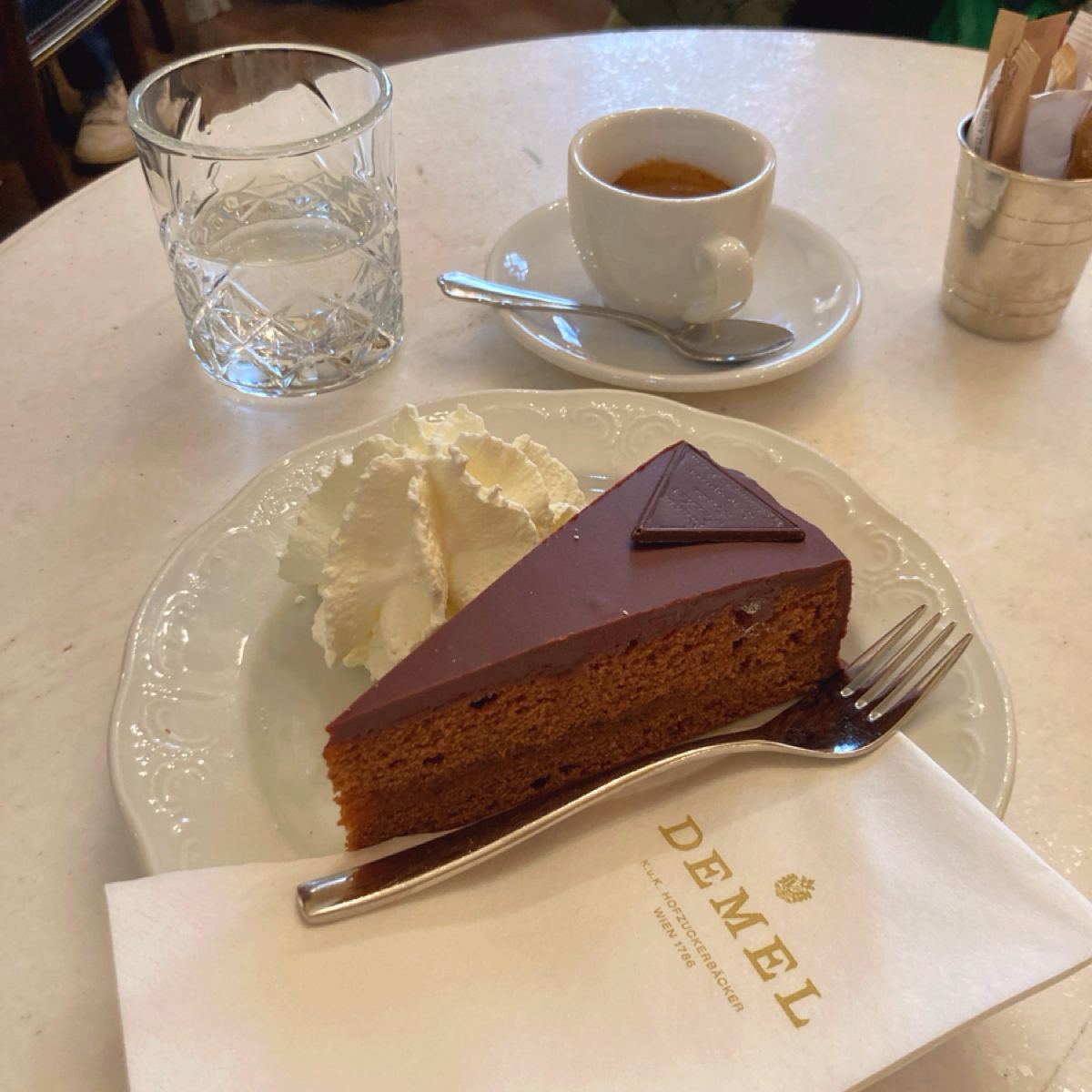德梅爾咖啡店Demel | 3.5-star review by 小蛙 | Coffee shop | Fooday