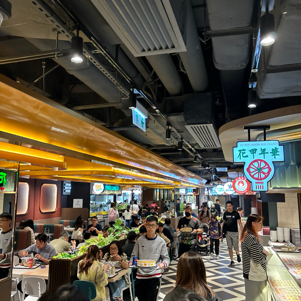 屯門市廣場 🥡 Food Mase 🍱 Vatiety Food Court: 13,000呎美食廣場11間食店 的外觀氛圍照片在 ...